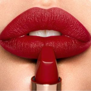 Charlotte Tilbury | Makeup | Charlotte Tilbury Matte Revolution Red ...